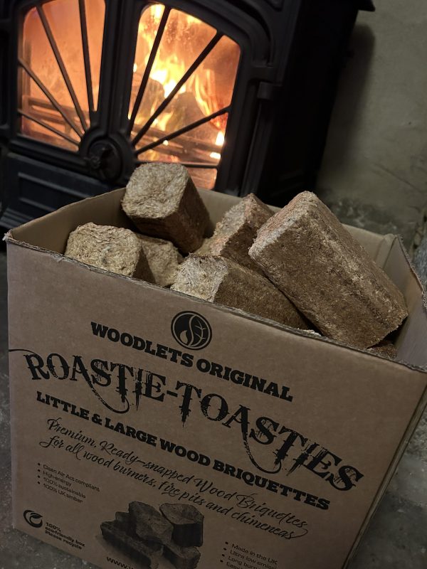 Woodlets Roastie-Toasties | Premium Ready-snapped Briquettes